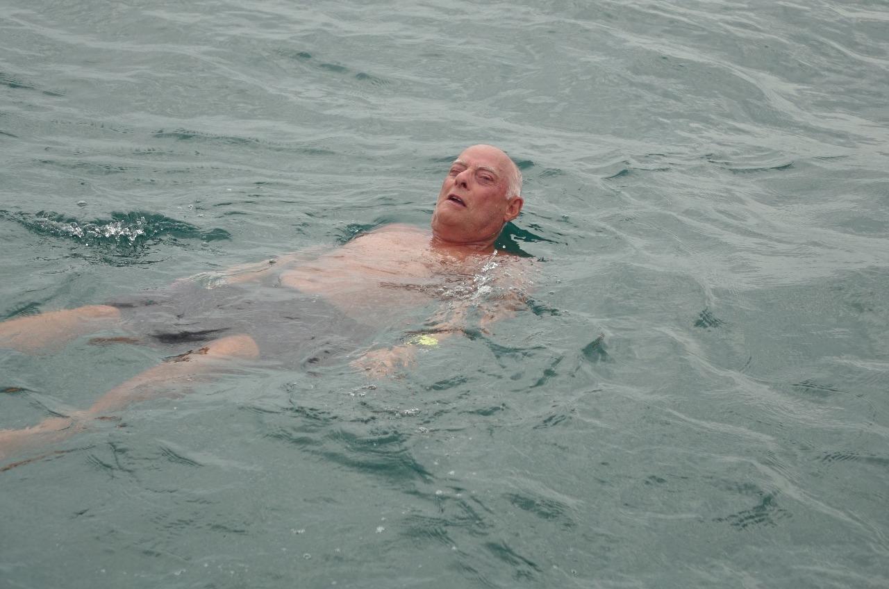 3.1461608960.bob-swimming-off-the-boat