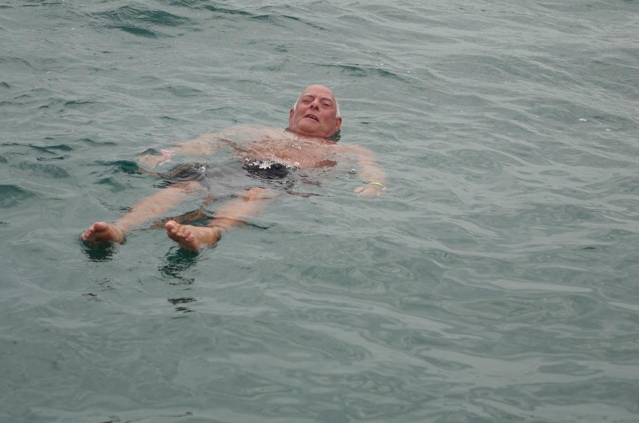 3.1461608960.bob-swimming